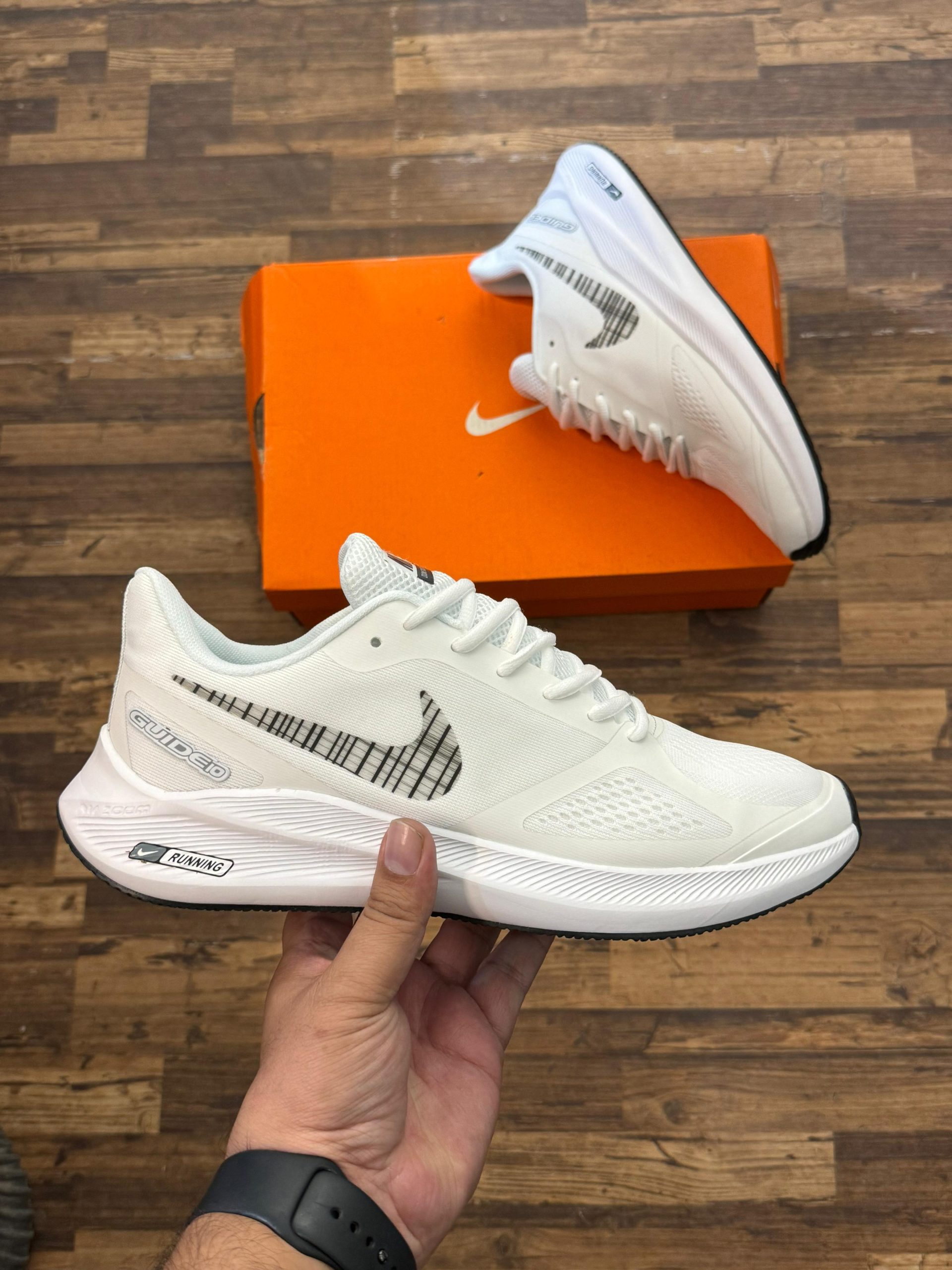 FIRST COPY Nike Guide 10 – Lightweight Comfort with Premium Support
